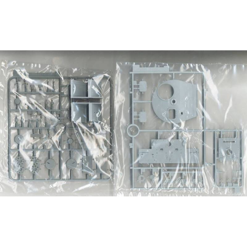 Pz.Kpfw.VI Ausf.E Sd.Kfz.181 Gruppe "Fehrmann" Tiger I |DRAGON|6484| 1:35